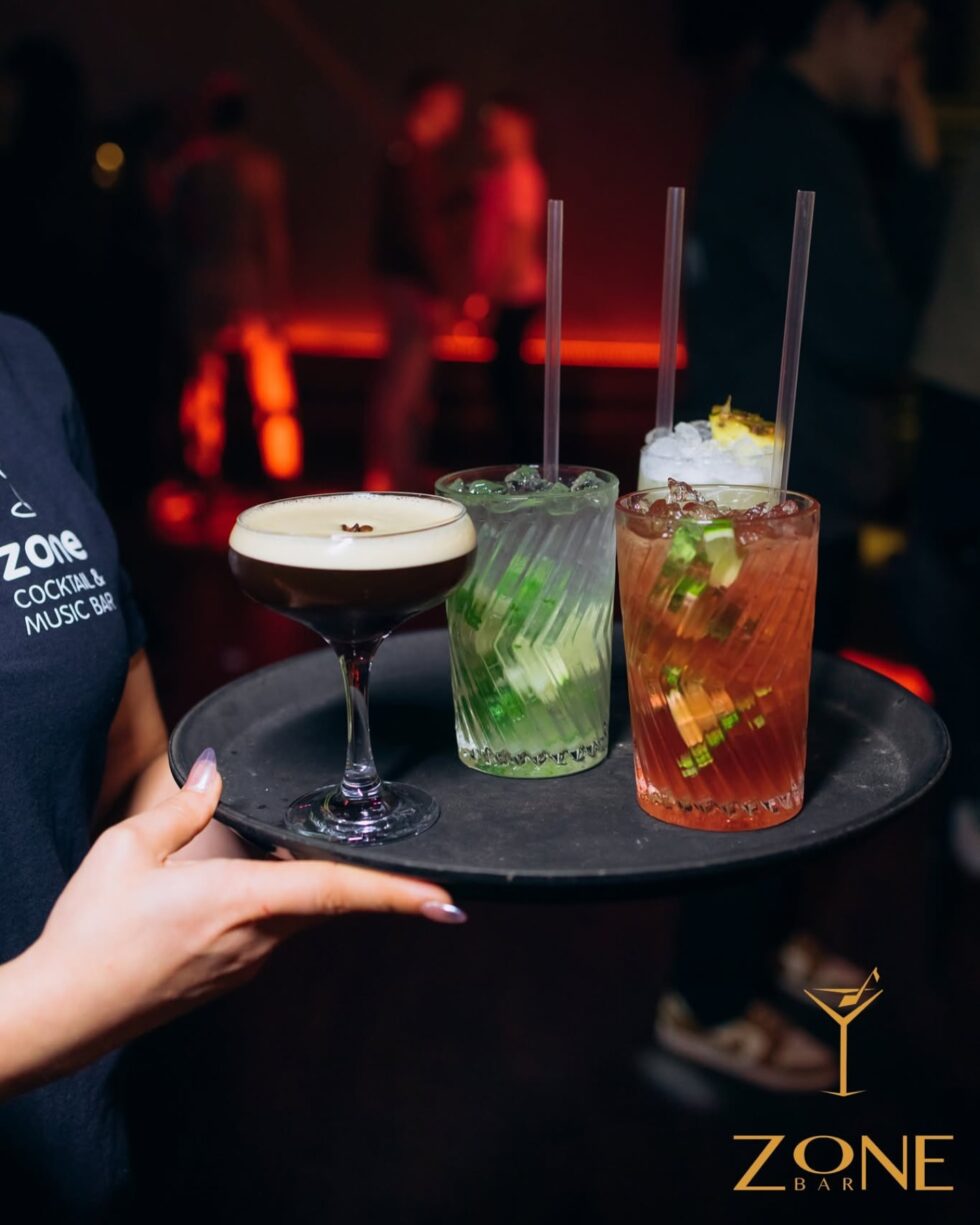 ZONE COCKTAIL & MUSIC BAR ⭐- Top party bar v Praze 1